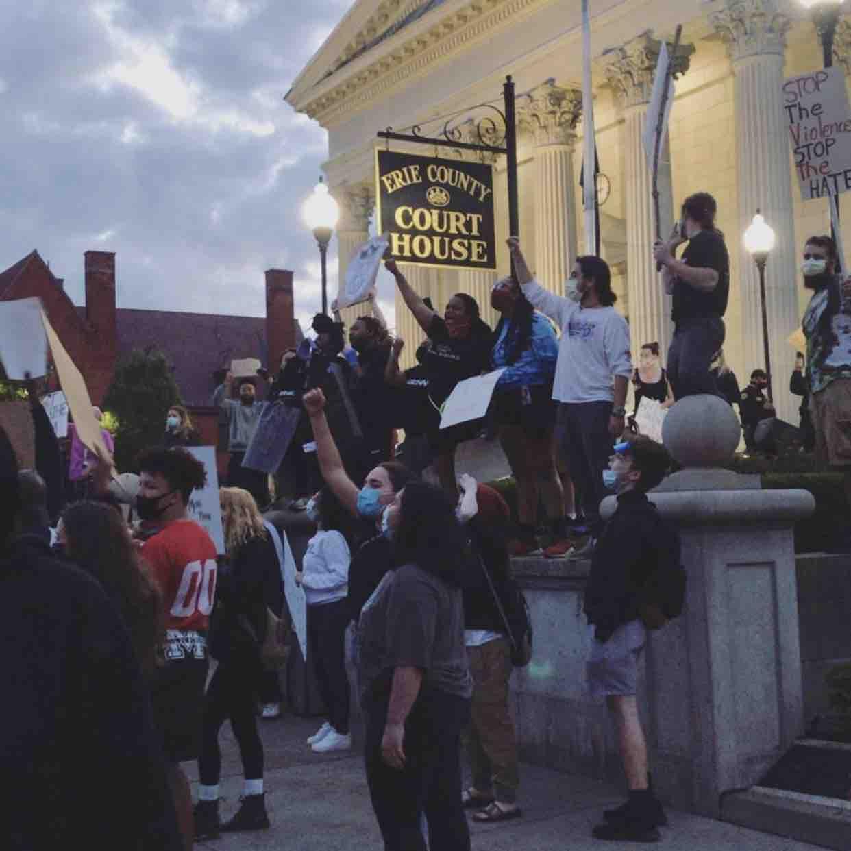 Erie Community Raises Money for Tyvarh Nicholson Release - Erie Reader